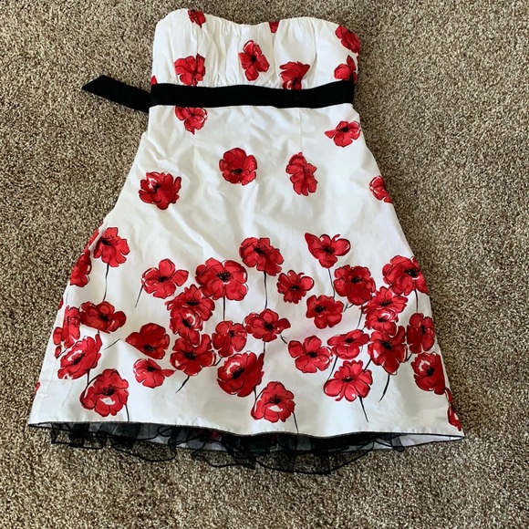 Studio Y | Dresses | 52 Studio Y Strapless Dress | Poshmark